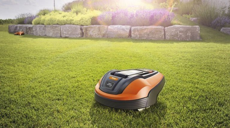 Flymo 1200R Review: Is the Flymo Robotic Lawn Mower Any Good?